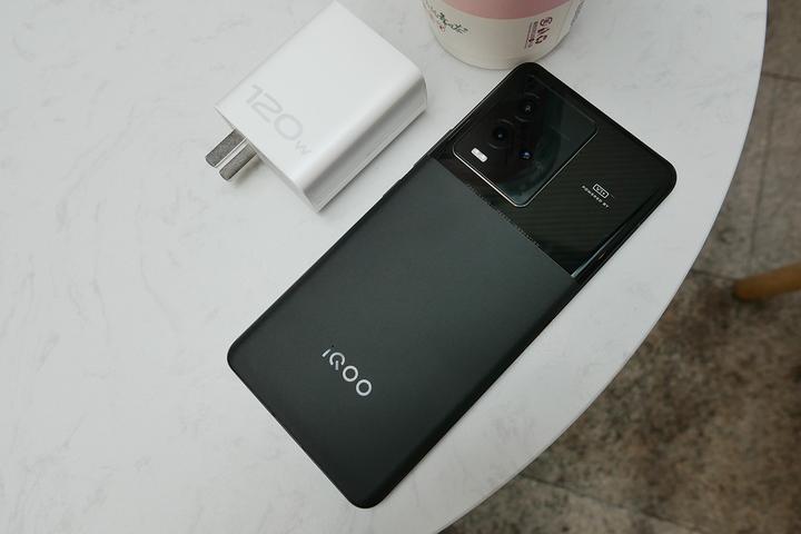 iQOO 10评测：与Pro版的1000元差价区别在哪？可否称之全能旗舰？ - 知乎