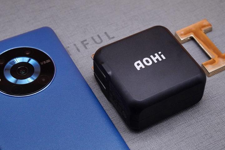 Aohi 100W双口充电器：小巧一拖二设计，稳稳的快充体验 - 知乎
