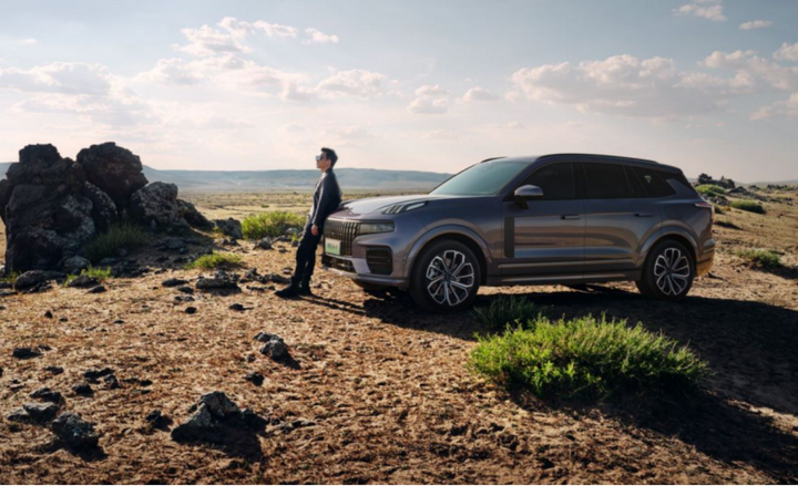 新生代家庭中大型SUV之争，理想L8与领克09 EM-P远航版该怎么选？ - 知乎