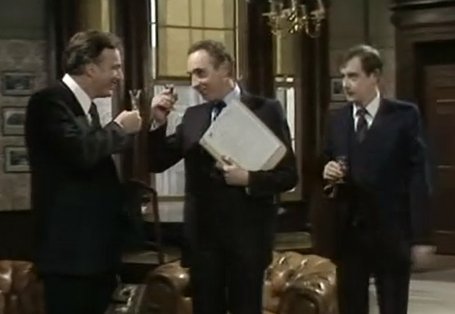 Yes, Minister S1E1-E3 - 知乎