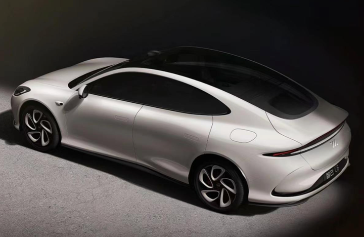 预售23万起，比小米SU7还贵，假固态电池+准900V，智己L6够呛！ - 知乎