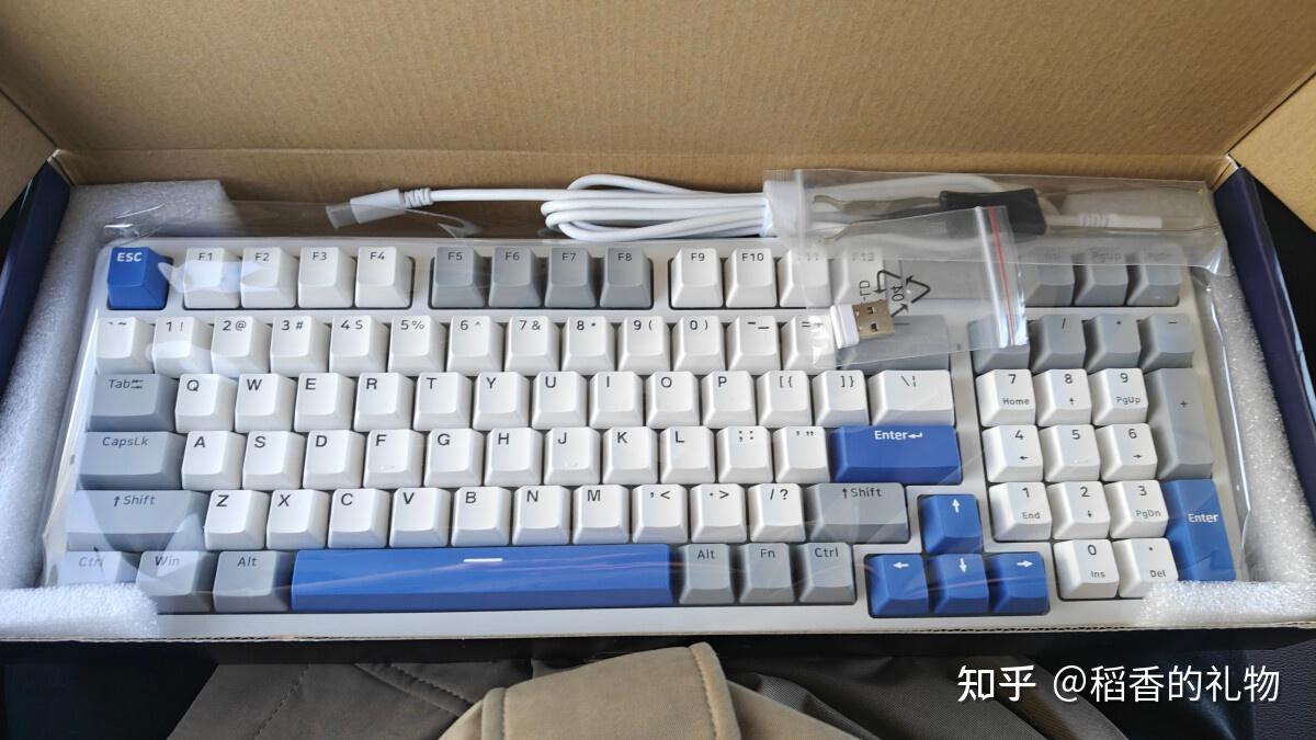 三模！雷柏V700DIY-98无线机械键盘，兼具游戏办公！ - 知乎