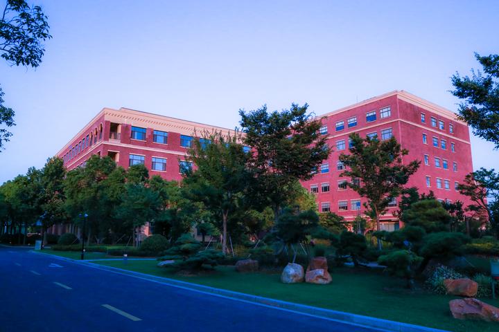 25fall放榜中！这所上海国际高中再次斩获剑桥面邀！ - 知乎