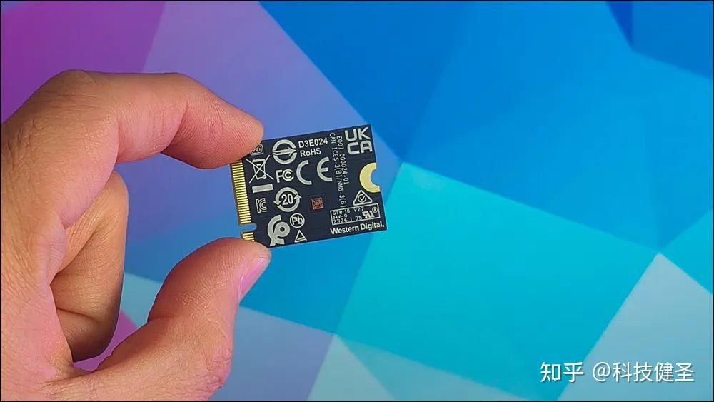 2230标准的超强SSD 西部数据SN770M评测 ROG掌机最佳存储搭档 - 知乎