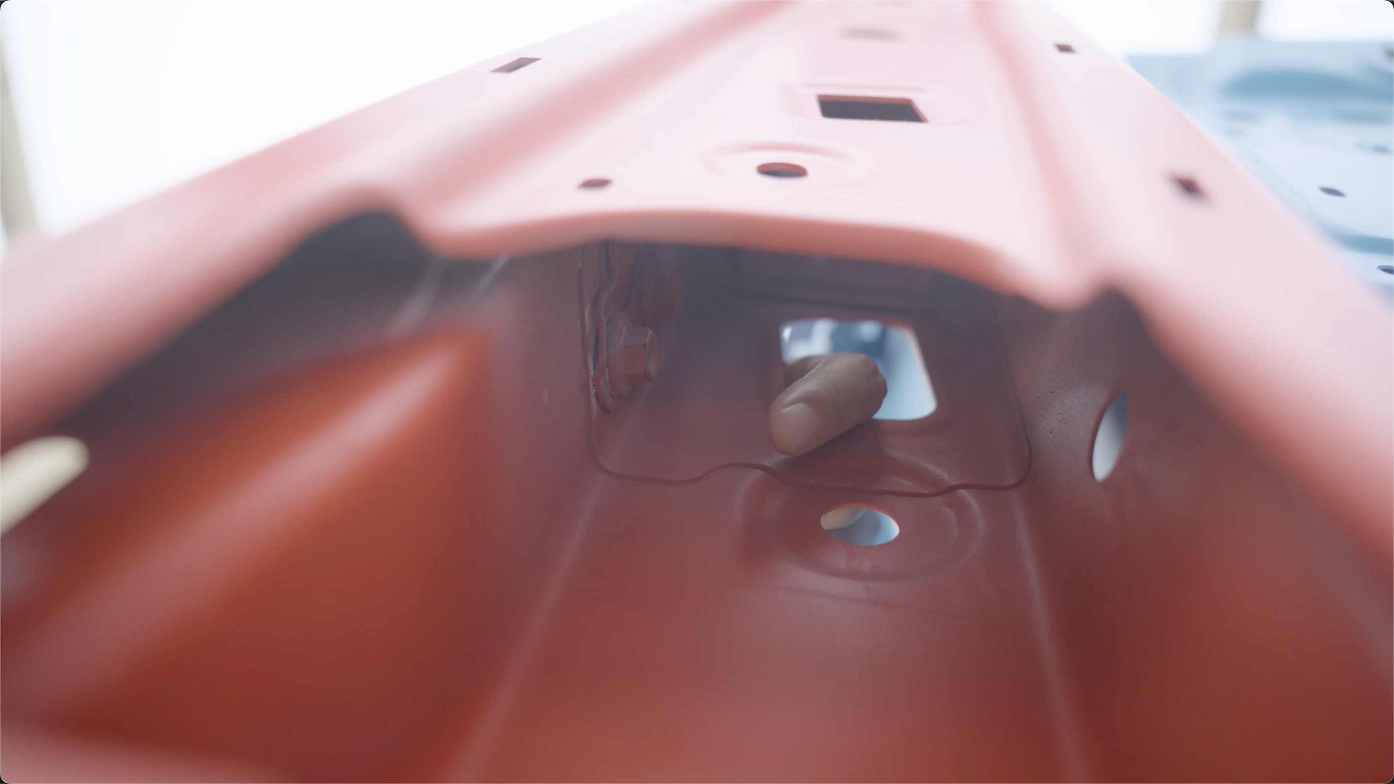 小米YU7内嵌2200Mpa防滚架，提供铠甲笼式钢铝混合车身，2200Mpa什么概念？越硬越安全吗？ - 知乎