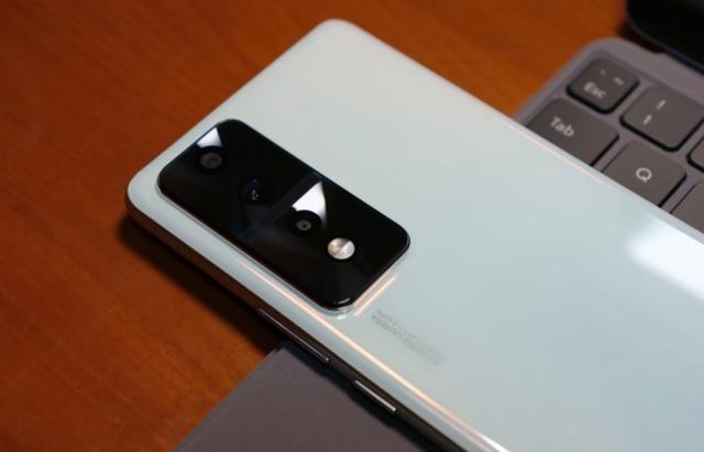 荣耀80 GT：从3299元降至2069元，不要利润也要清仓 - 知乎