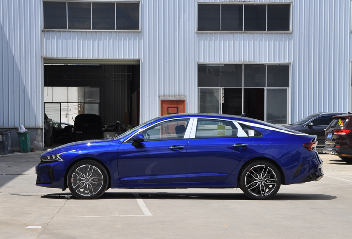 韩系拿出诚意，新起亚K5起步13.98万还有优惠，配置反而升级 - 知乎