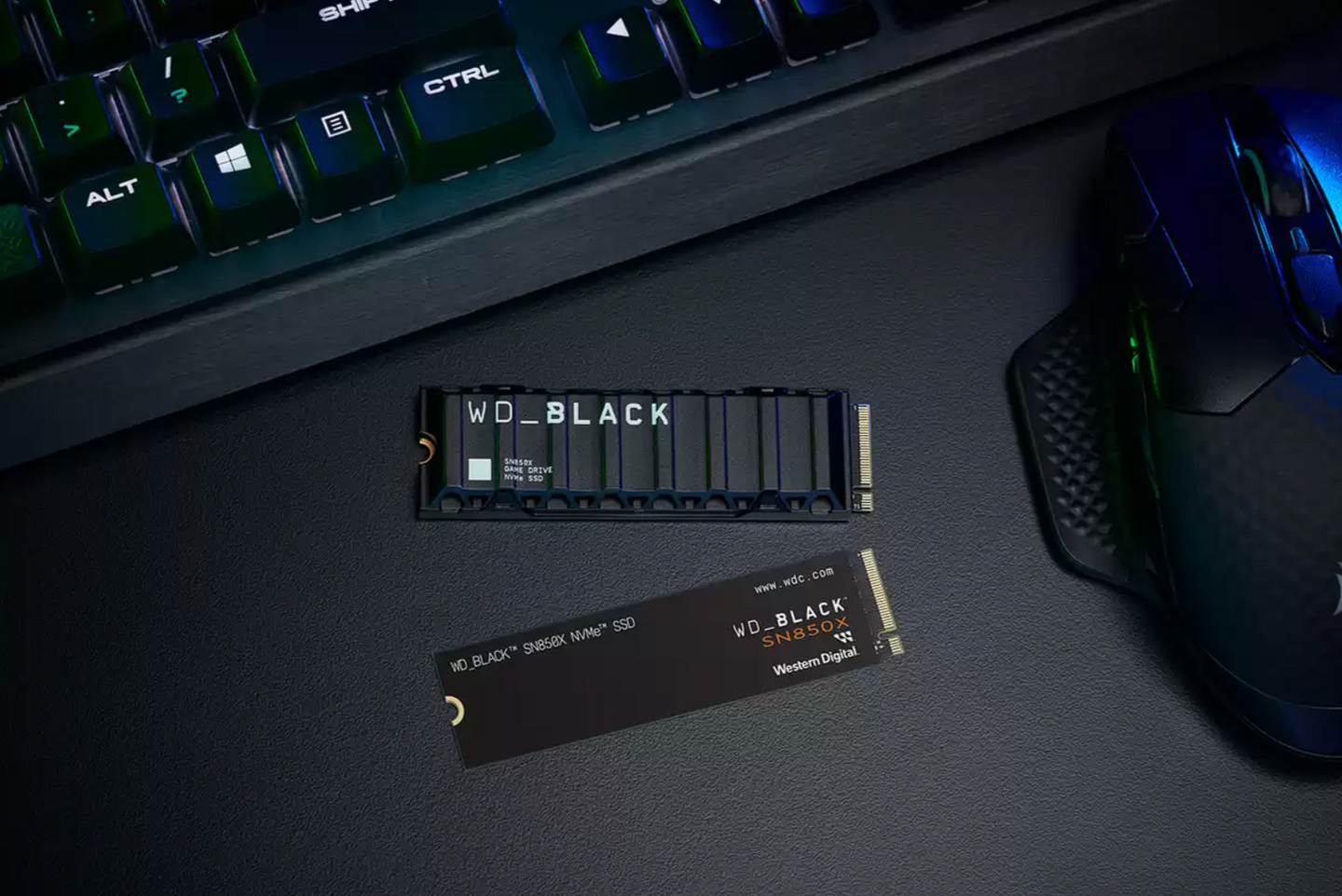 超大容量与极速性能，五家厂商推出多款8TB高速NVMe固态硬盘 - 知乎