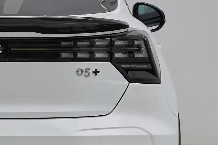 2.0T+265马力 领克05也出“+”版本 如果25万你买吗？ - 知乎