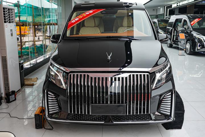 细节更显奢华尊贵，全新奔驰V260L商务车卢浮宫版高端7座MPV实拍 - 知乎