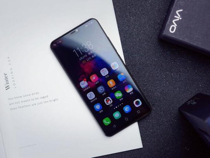 给你3500元，你会选择小米MIX2S、OPPO R15还是它？ - 知乎