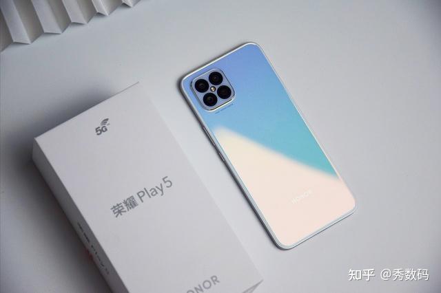 极致手感、颜值担当，35分钟充满的荣耀Play5还有哪些亮点？ - 知乎