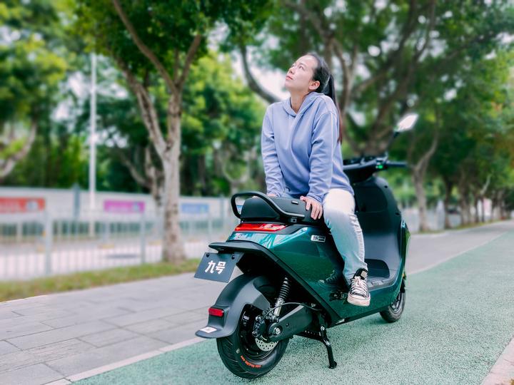 号称优化N系列所有短板，九号M95C电摩评测：107km+解决死亡摇摆 - 知乎