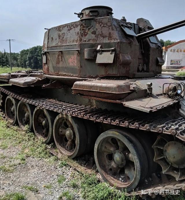 第一代国产现代化自行高射炮，PGZ88式，使用老式双37舰炮打造 - 知乎