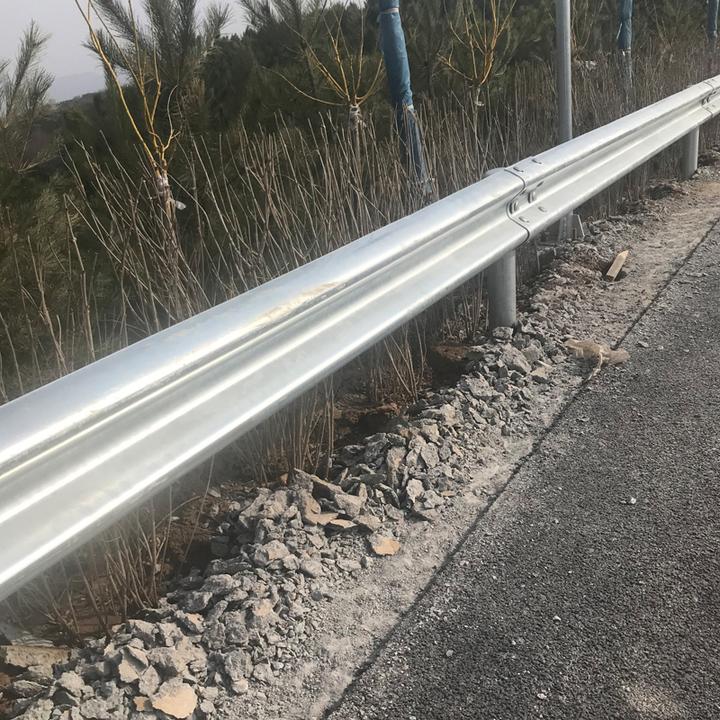 高速公路波形护栏厂家路侧护栏板型号介绍 - 知乎