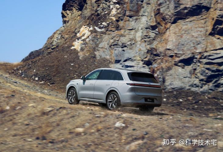 理想CEO：MEGA被水军带节奏打得很惨，但现在是50万元MPV销量第一！ - 知乎