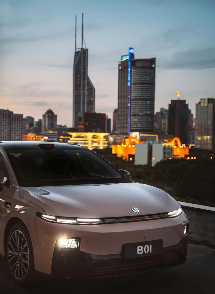 零跑B01预售10.58万起，激光雷达+650km，秦L EV和小鹏MONA M03慌吗 - 知乎