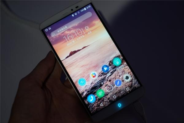 裸眼3D 2K屏，PPTV PP·King7s上手体验 - 知乎