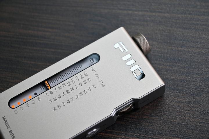 快乐就是如此简单，飞傲RR11便携式立体声收音机内测版体验 - 知乎