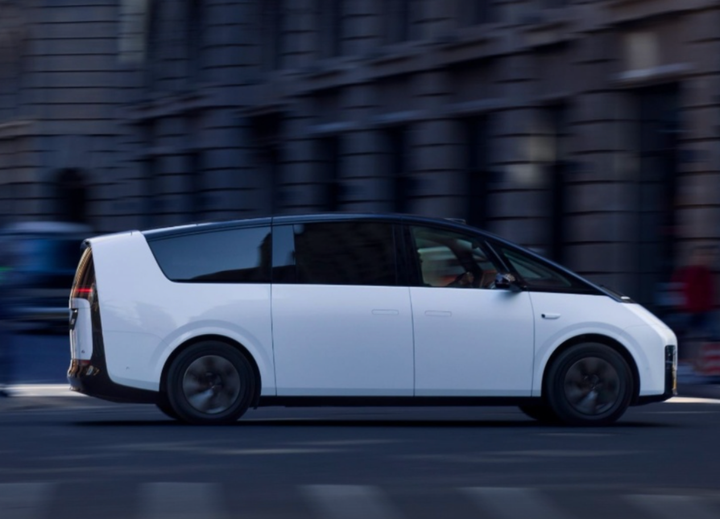 理想CEO：MEGA被水军带节奏打得很惨，但现在是50万元MPV销量第一！ - 知乎