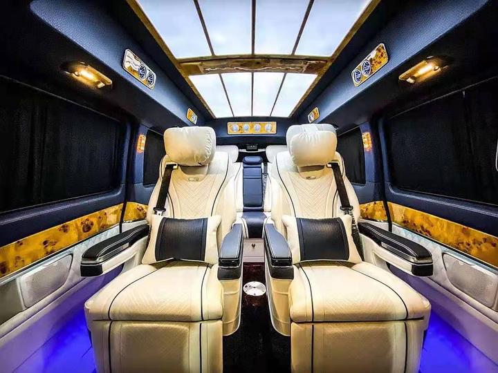 气场不输埃尔法 21款奔驰V260L星际版七座商务车 圣殿星慕格栅 - 知乎