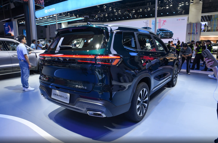 有七座适合二胎家庭，全新瑞虎8 PLUS亲民路线，高配8AT加持 - 知乎