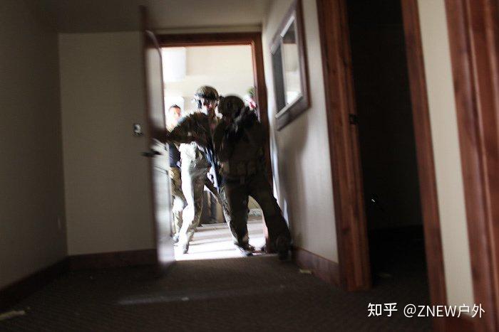 超耐磨的软壳“橘皮”面料Tweave® Durastretch - 知乎