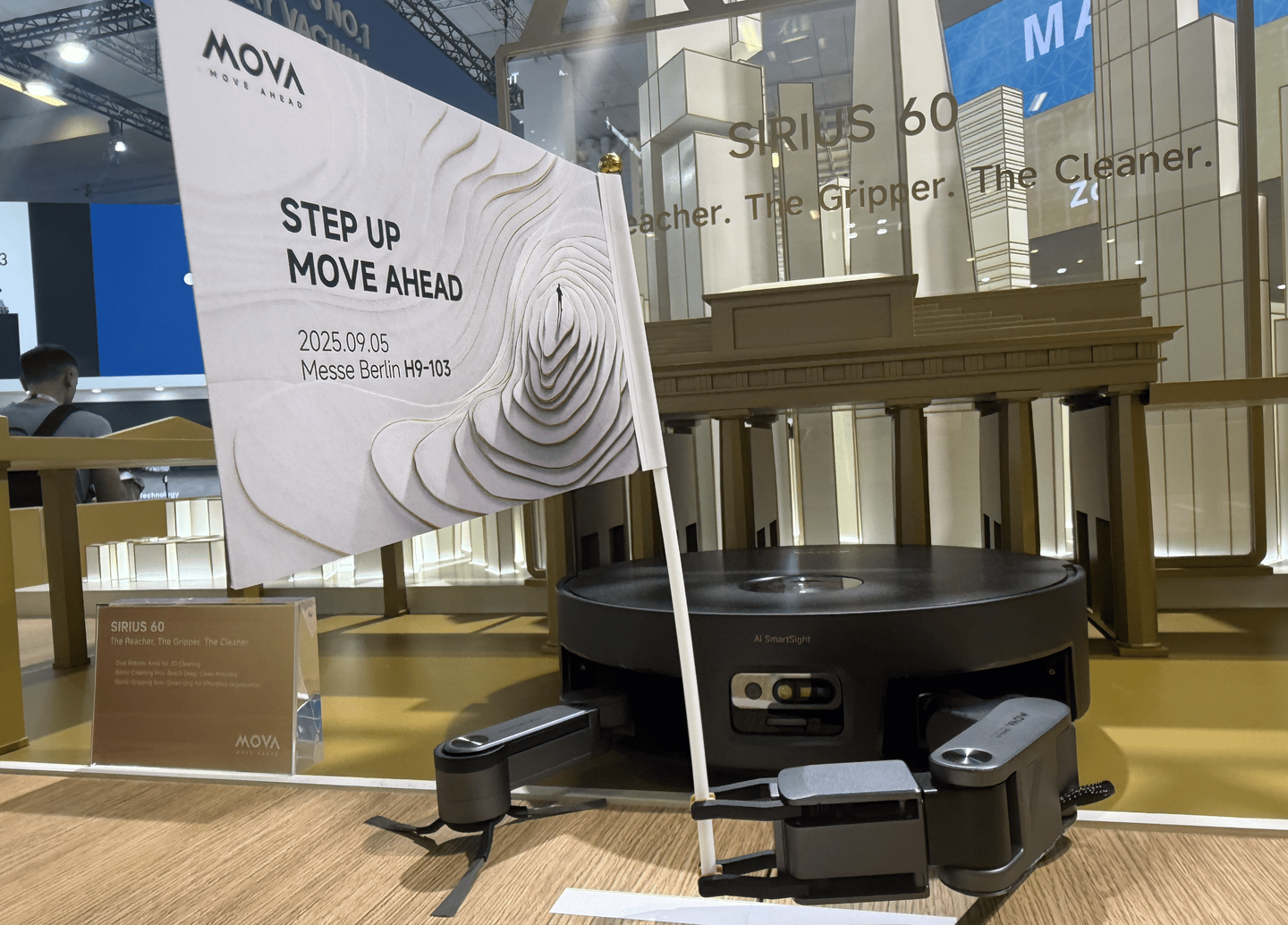 爬楼机器人太酷了！MOVA IFA大秀黑科技，割草机器人要爆发？ - 知乎