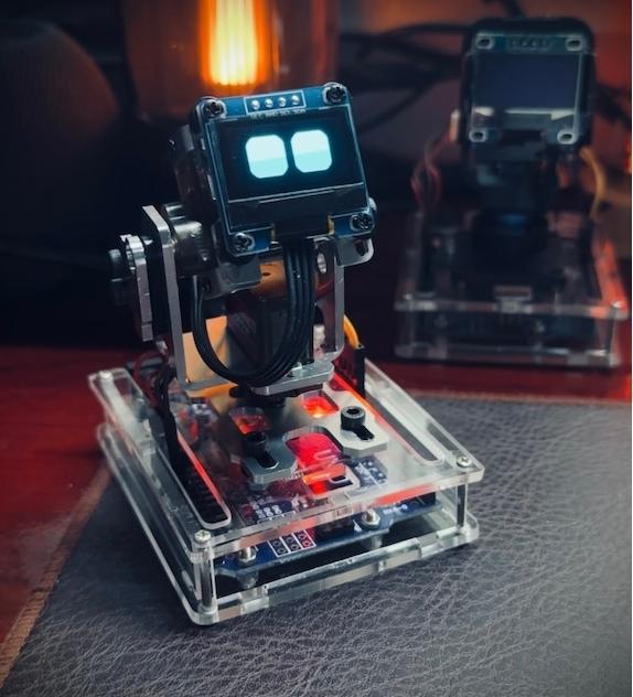 开源CodeArena让大型语言模型 (LLM) 竞赛构建相同应用，并实时显示排名；完全开源的 AI 桌面机器人Desk-Emoji - 知乎