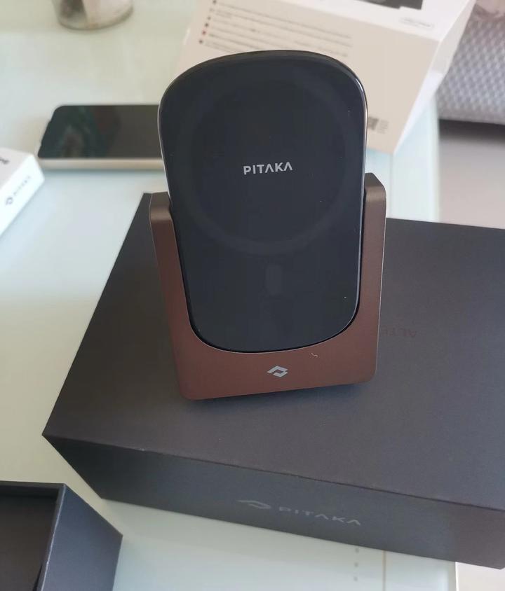 极简主义者的桌面好物，支持三个设备同时充电-PITAKA 的Magsafe三合一磁吸充电底座 - 知乎