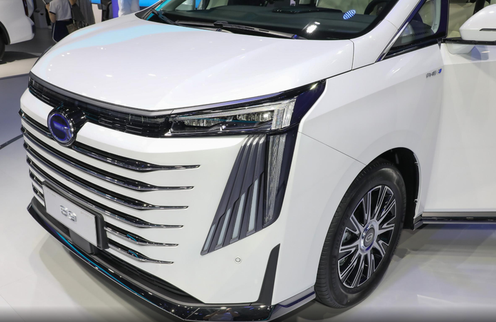 2.0T插电混动，超3米轴距大空间，传祺E9在MPV圈子价位有竞争力 - 知乎