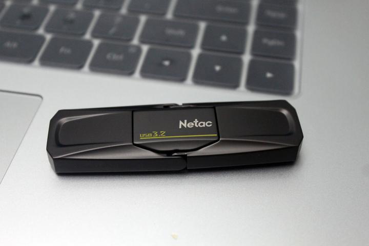 不输固态硬盘！朗科US5高速固态闪存盘评测：550MB/s超快速度，超高颜值 - 知乎