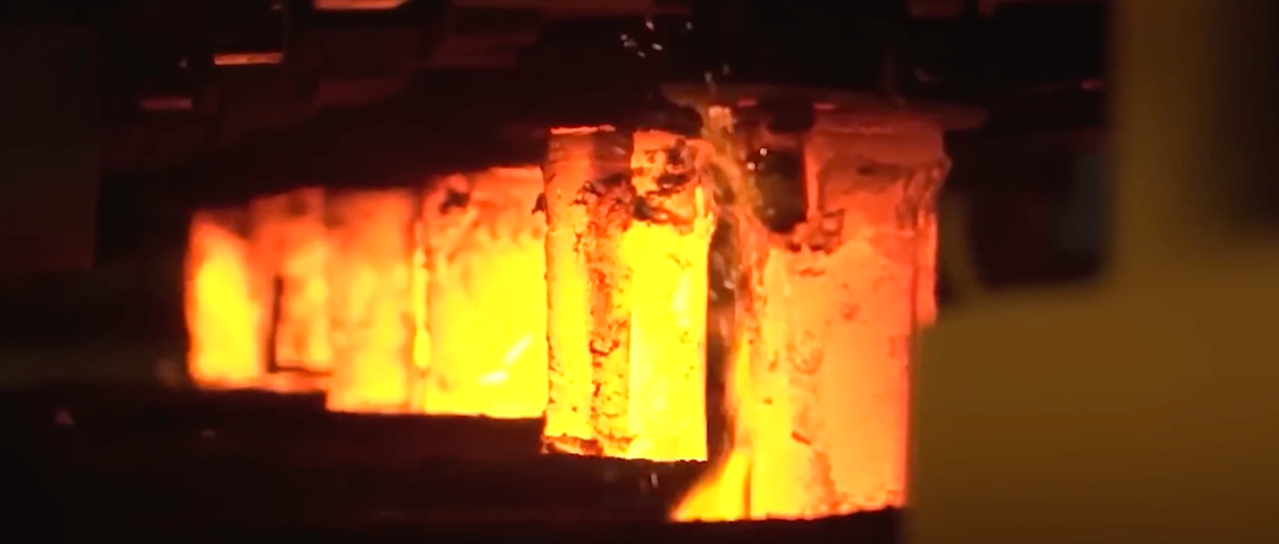 小米YU7内嵌2200Mpa防滚架，提供铠甲笼式钢铝混合车身，2200Mpa什么概念？越硬越安全吗？ - 知乎