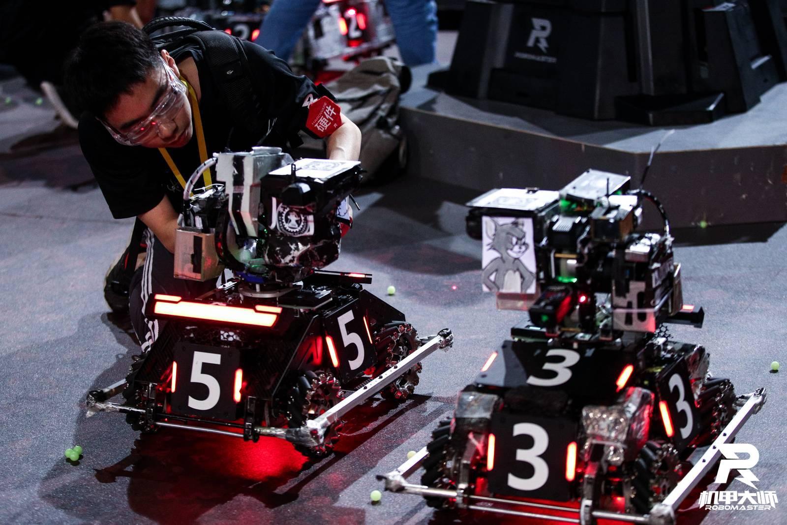 RoboMaster高校机器人设计制作为什么选择使用3D打印 - 知乎