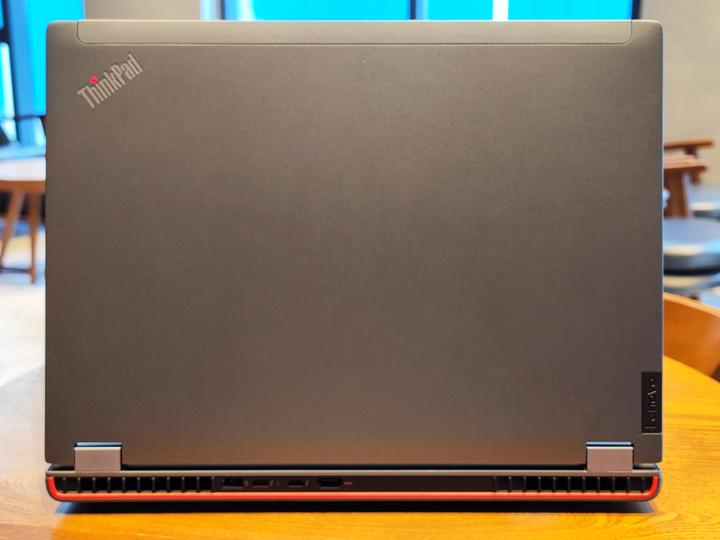 造型刻奇，性能强悍（换硅脂后）——ThinkPad P16评测 - 知乎