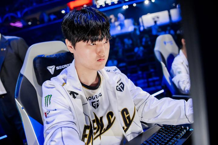 雷竞技资讯：真把Gala给IG了！OBGG官宣小天Peyz加入LNG组战舰 - 知乎