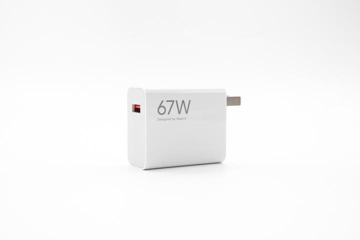 老款换新？“14”变“15”，PD 65W输出，小米 67W 充电器评测 - 知乎