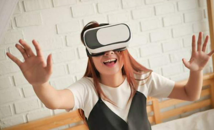 VR产业链专题研究报告：硬件加速迭代创新，内容崛起势能强劲 - 知乎