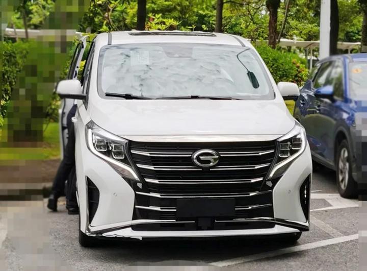 新款传祺GM8实车曝光，外观更霸气内饰更豪华，换装电子档杆 - 知乎