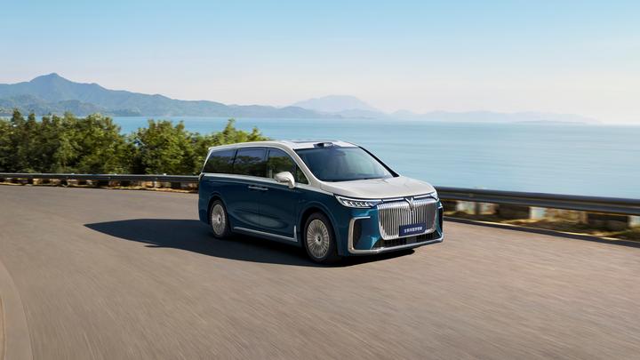 35万级MPV对决，全新岚图梦想家“破局”家庭科技难题 - 知乎