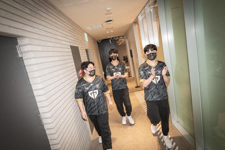 0712 LCK/LPL前瞻：TT干碎LNG的机会来了？FPX有机会从Nip再取一胜? - 知乎