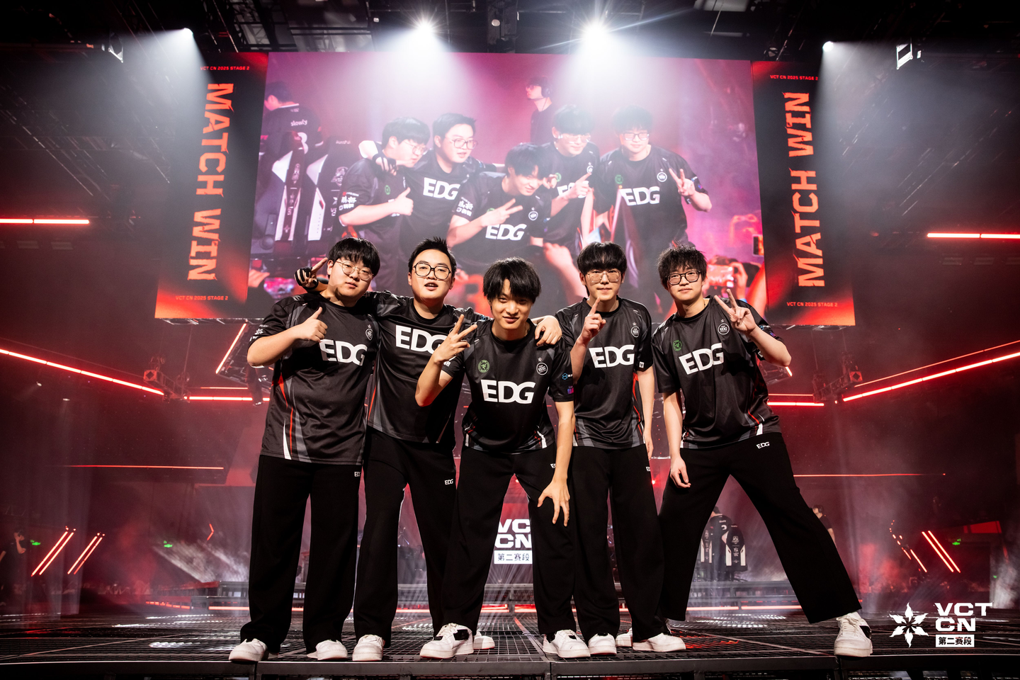 BLG 夺得 2025 VCT CN 联赛年度总冠军，电竞花火绽放山城重庆 - 知乎