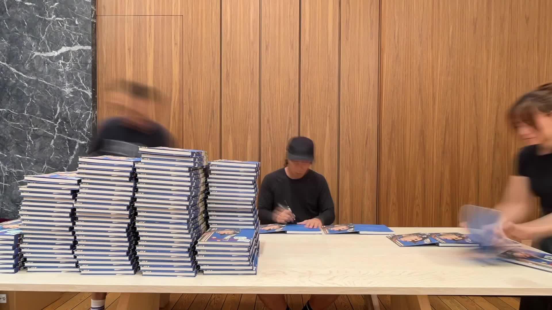 Eason陈奕迅《CHIN UP!》数专预售即将开启，亲签超千张唱片送福利！ - 知乎