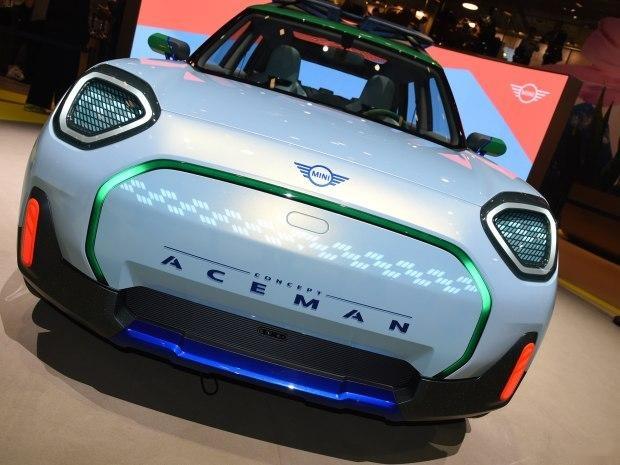 车上有萌犬！实拍MINI Aceman概念车 - 知乎