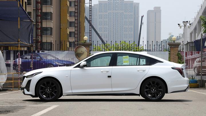 新款上市，老款凯迪拉克CT5降5万，和宝马3系选谁？ - 知乎