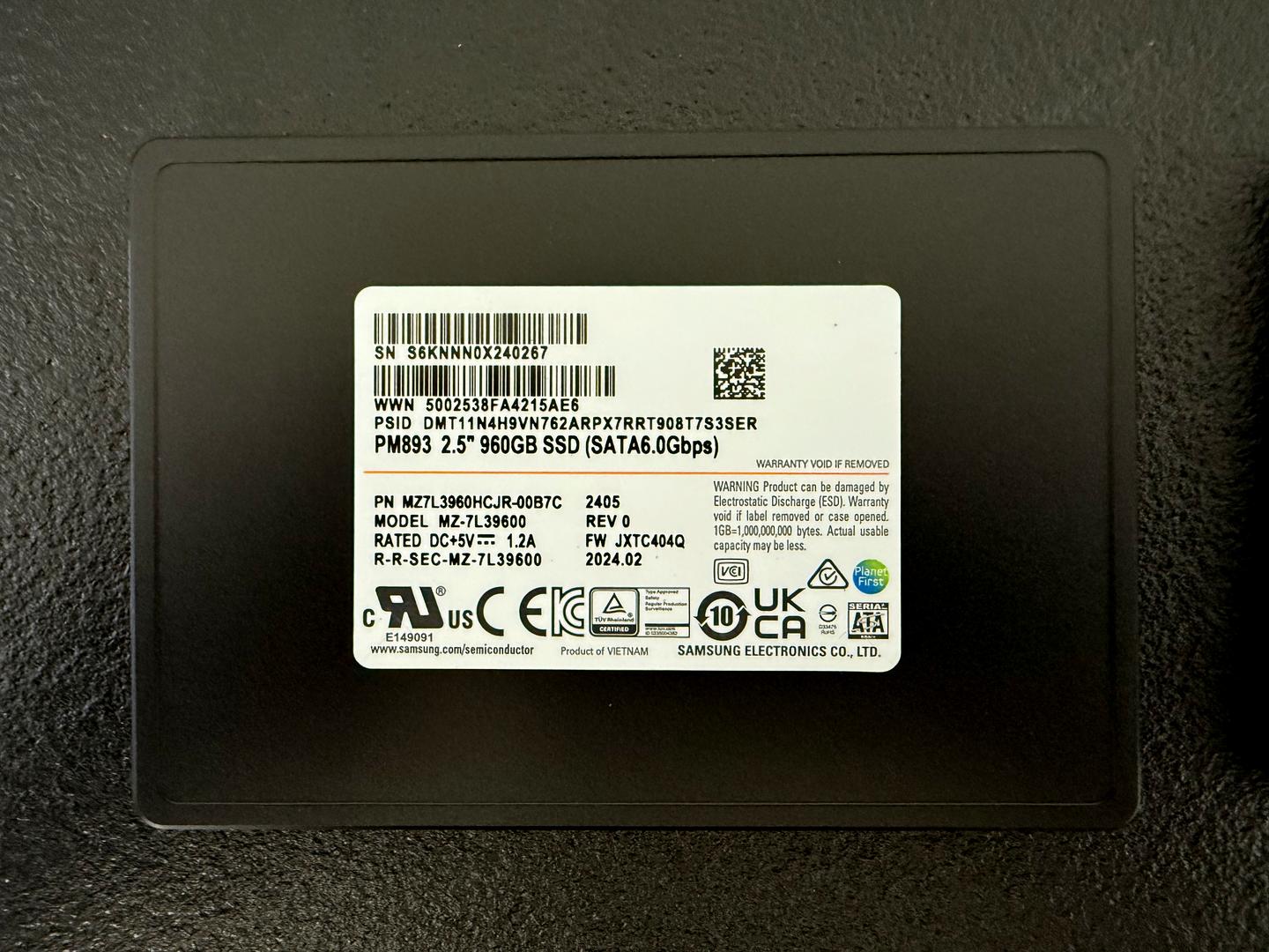 三星企业级固态硬盘 PM893 960G MZ7L3960HCJR-00B7C 的详细参数如下 - 知乎