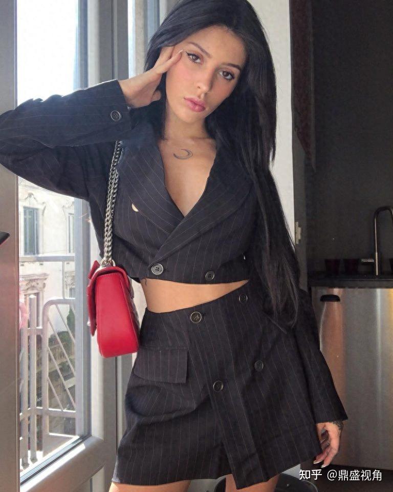 Sara Calixto，用另类个性打造，变成INS上最受欢迎和富有的女孩 - 知乎