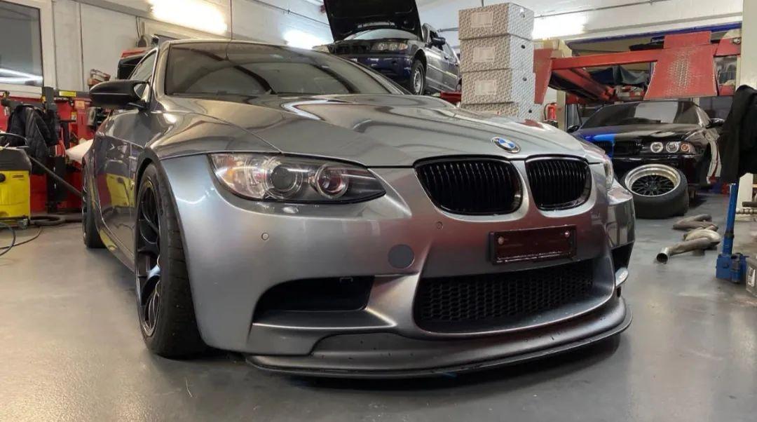 没钱没朋友的好选择 聊聊E92 M3值得收吗 - 知乎