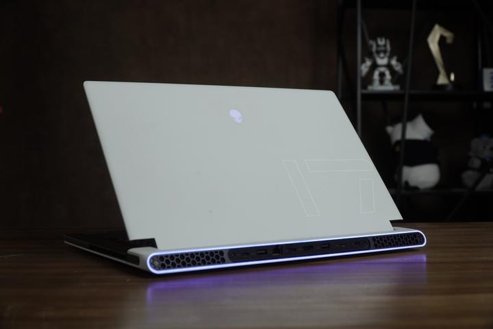 【用金钱堆砌出的顶级游戏本】——Alienware x17 R1性能篇 - 知乎
