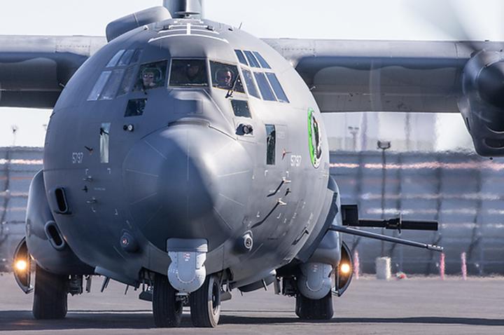 美军目前最新型号的空中炮艇机—AC130J - 知乎